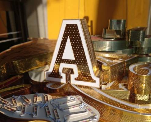 مجله چلنیوم - تابلو چلنیوم